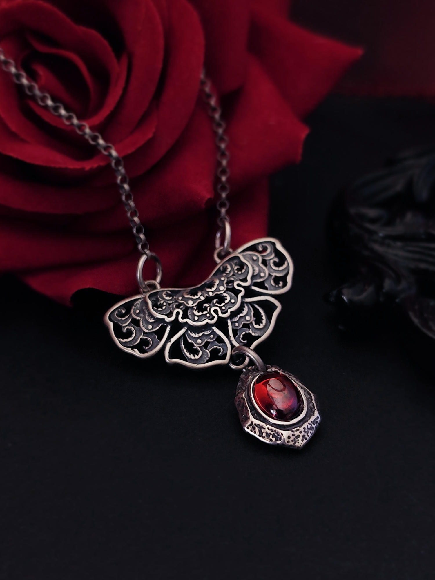 Rune Vintage Moth Necklace – Gadget4entertainment