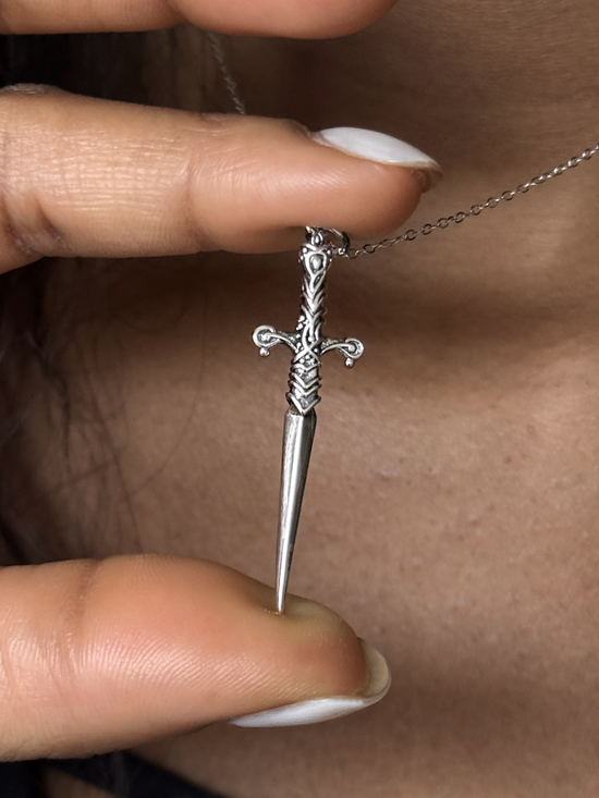 Paedyn Gray Dagger Necklace – Gadget4entertainment
