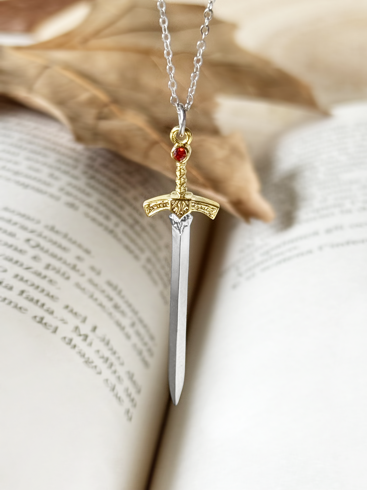Goldryn Sword Necklace (Deluxe) – Gadget4entertainment